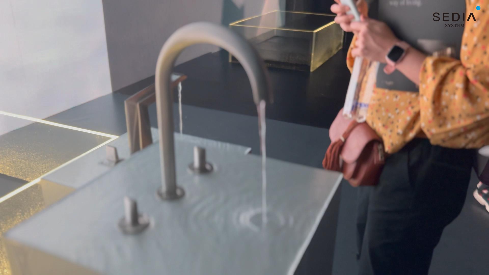 ミラノサローネ④ ブレラ美術館でのGLOHE SPA 展示会場にてゲリラ撮影して来ました - 渡辺パイプ株式会社住建事業部 マガジンサイト